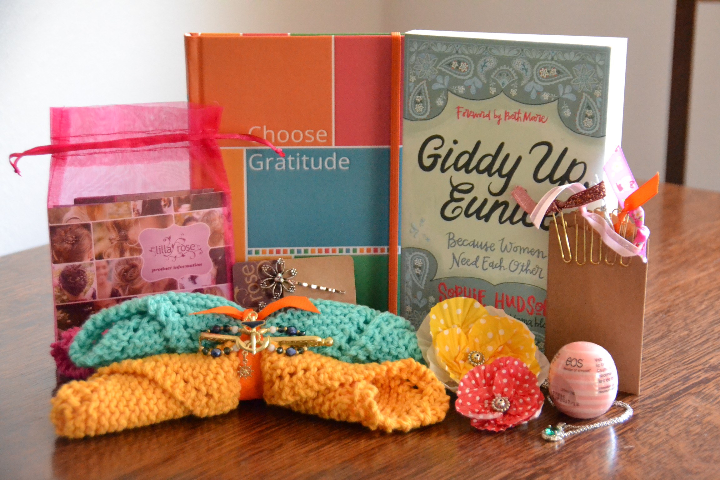 Yarn Along {And Giving Away Some Stuff} ⋆ A Delightful Glow