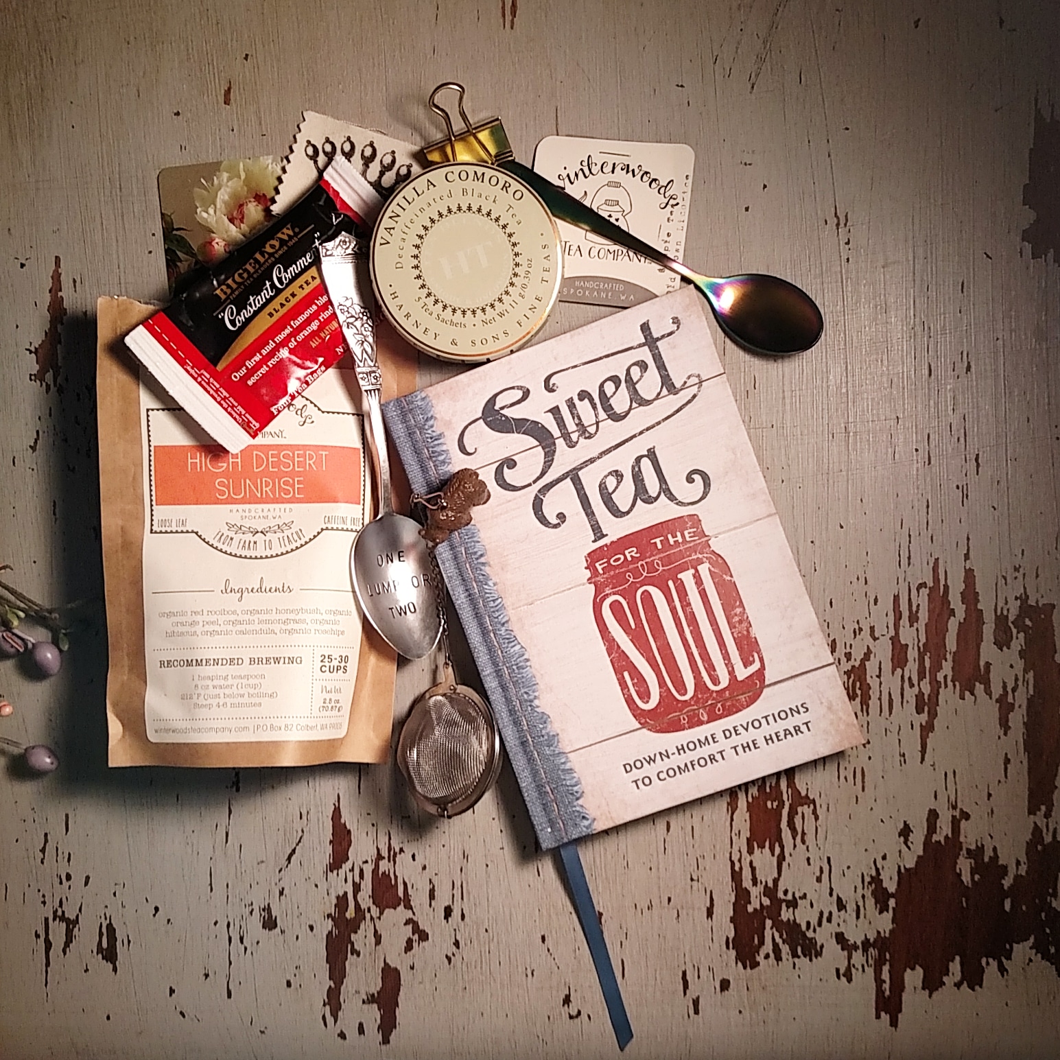 Ten Devotionals From the Bookshelves ⋆ A Delightful Glow